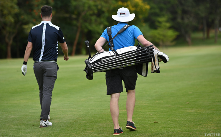 This pro’s bizarre inside-out golf bag has heads turning - SOCAL Golfer